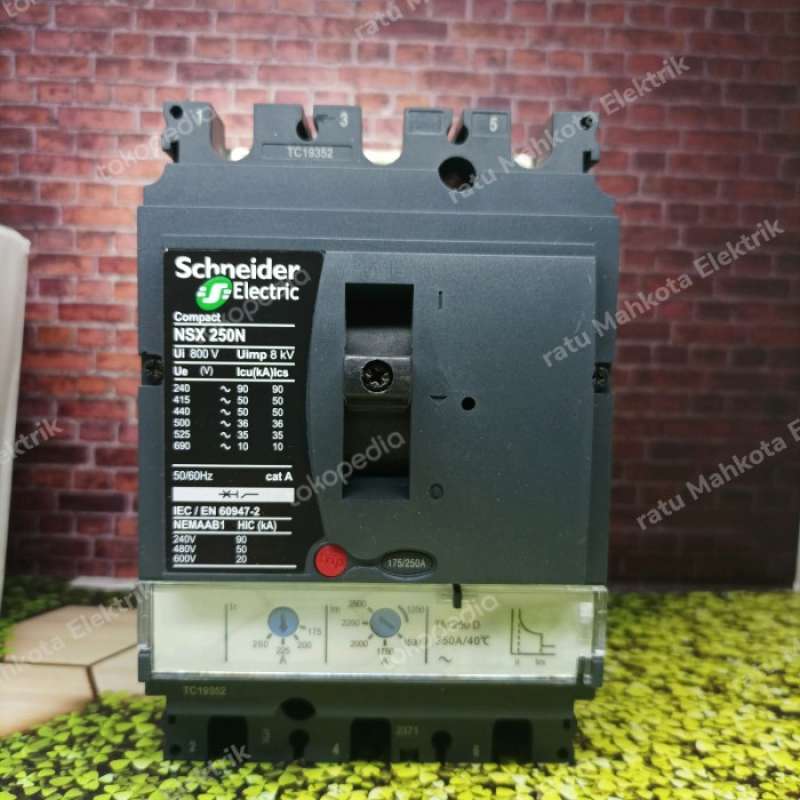 Promo mccb breaker Schneider nsx250n 250a 3p 3phase lv431830 tm250d ...