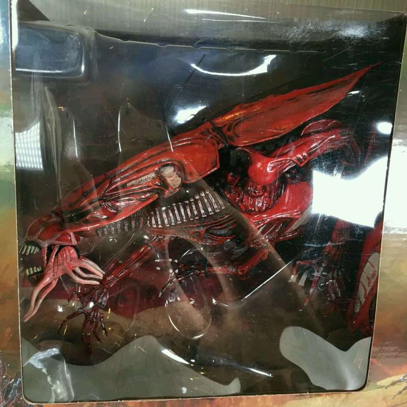 Jual Mainan Action Figure Aliens Genocide Red Queen Mother Deluxe ...
