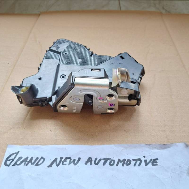 Promo DOOR LOCK MEKANIK PINTU DEPAN KANAN TOYOTA INNOVA FORTUNER HILUX ...
