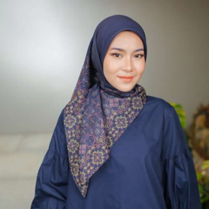 Promo Zoya Sovana Scarf - Kerudung Hijab Segiempat Motif With Pouch - Bahan Voal - Ukuran ...