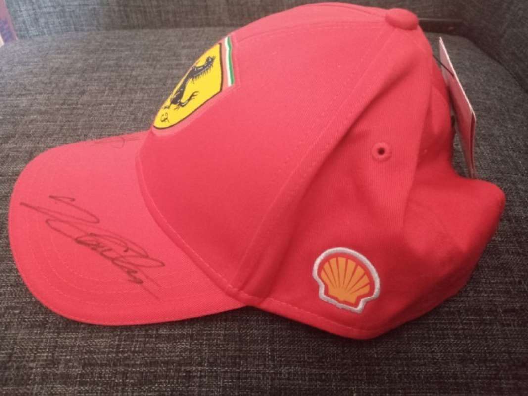 Jual Topi F1 Ferrari Tanda Tangan Asli Charles Leclerc Sebastian Vettel ...