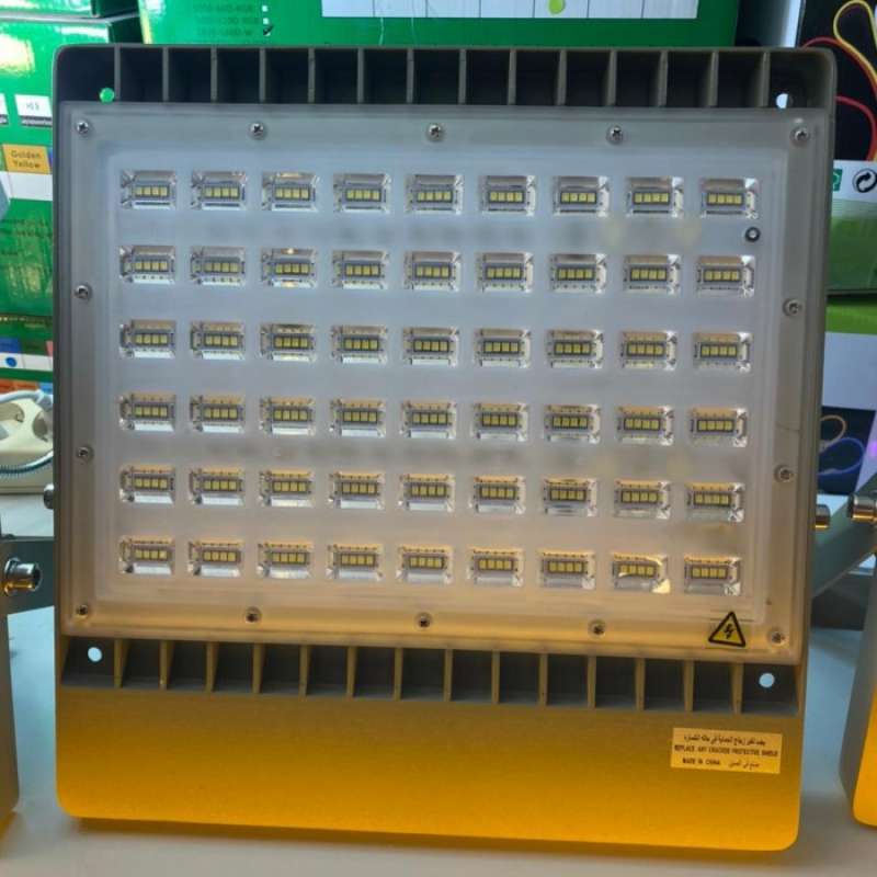 Promo Lampu sorot led tembak floodlight led 150w 150 watt model mirip philip Diskon 23% di ...