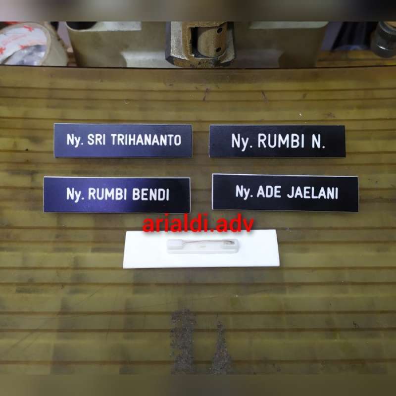 Promo papan nama dada grafir NYONYA ukuran 2Ã—8cm Diskon 23% di Seller ...