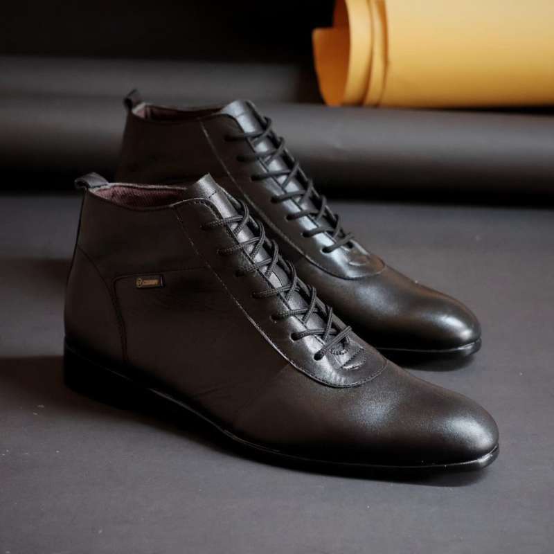 Promo Max | Sepatu Boots Pria Klasik Kulit Original Lokal - 42 Sandal ...