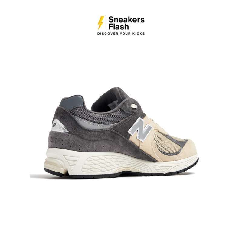 Promo Sepatu Sneakers Pria New Balance Lifestyle 2002r V1 Sandstone ...