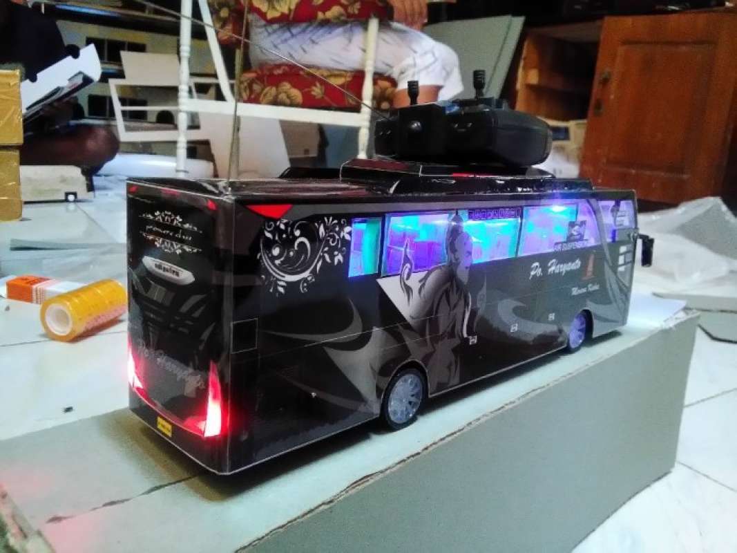 Promo Miniatur bis hr 049 golden boy Remote miniatur bus full interior ...