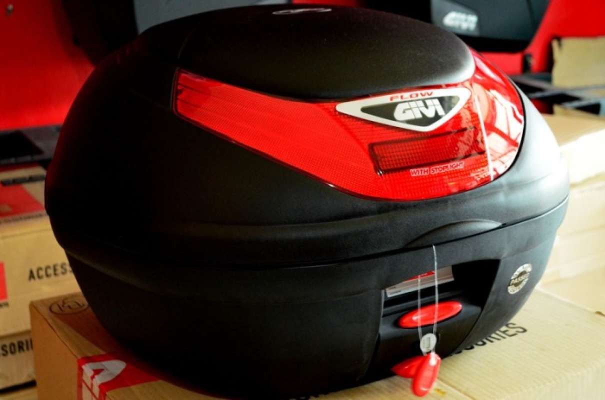 Jual Box Motor Givi E350 Flow With Stoplight - Dbm Auto Gallery Di Seller Platinum Storee ...