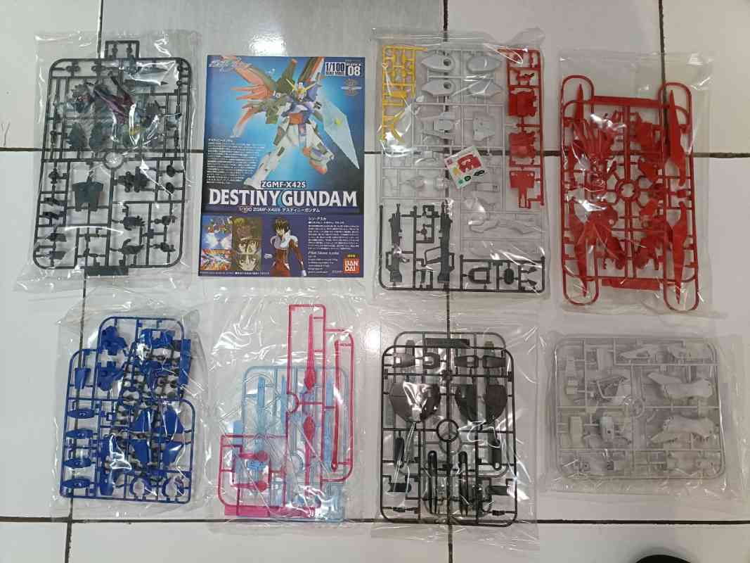 Jual Mainan Robot Gundam Rakit 1/100 Original Bandai Destiny Gundam ...