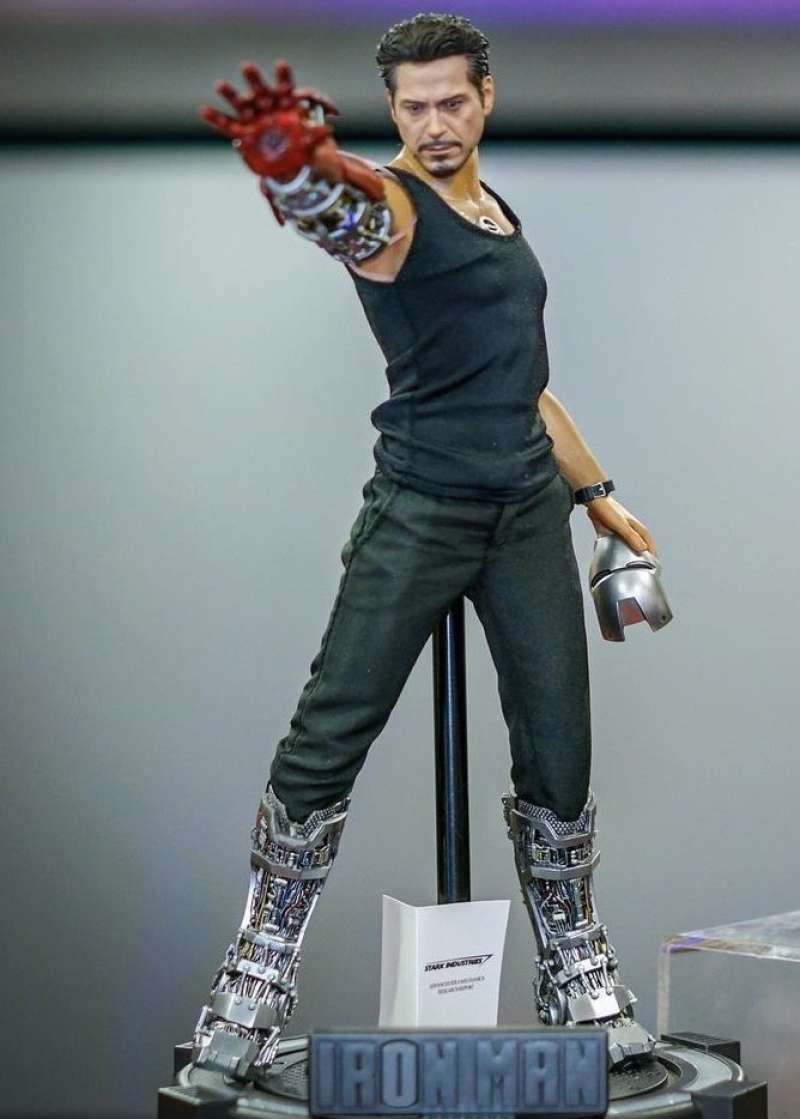 Promo Hot Toys Tony Stark Arc Reactor Creation Black Tank Top Original ...