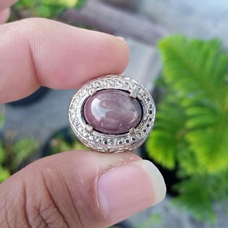 Batu Ruby Putih