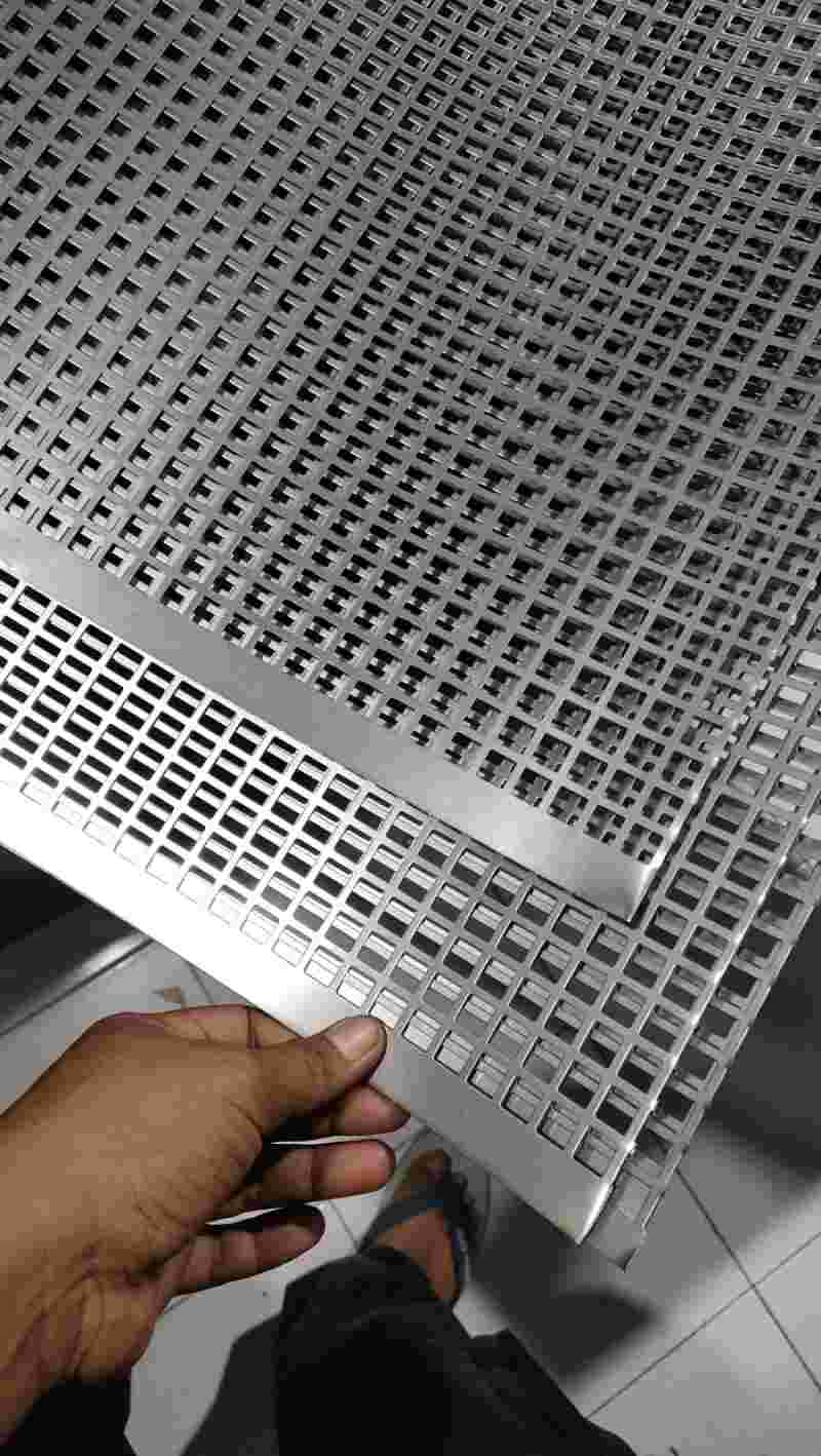 Jual Ram Grill Besi Speaker Motif Kotak Eceran Ukuran 120 X 50 Cm Di ...