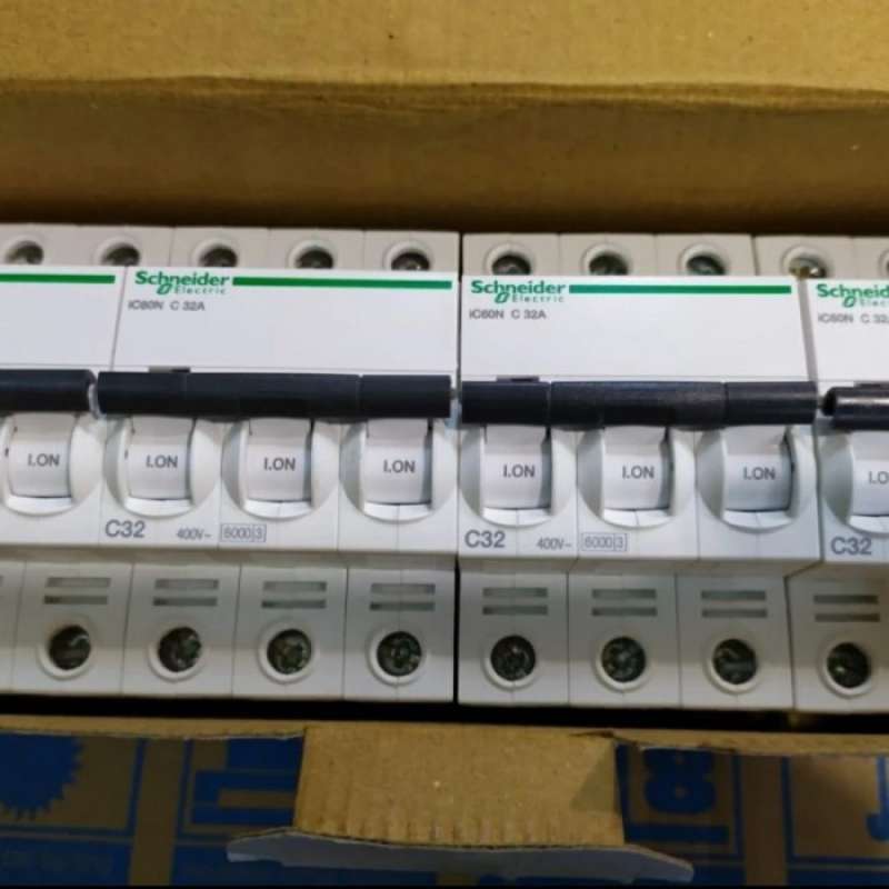 Jual Mcb Ic60n 3p 32a 6ka Schneider 3phase 3pole Di Seller Raindrop - Cengkareng Timur, Kota ...