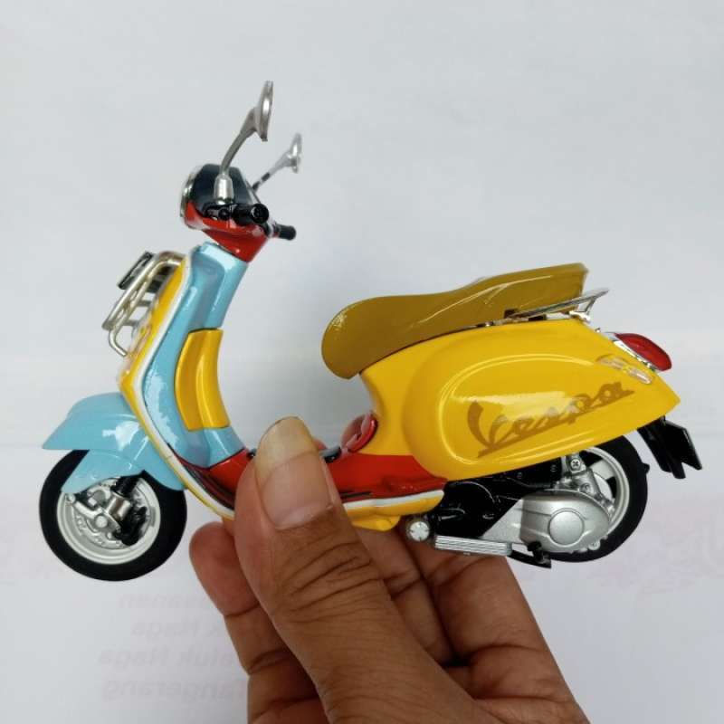Promo Diecast Miniatur Motor Vespa Primavera Skala 1:12 Handmade Diskon ...