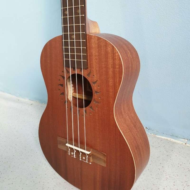 Jual Ukulele Tenor Ukir Cowboy Original Ukuran 25 Inch Coklat Tua Murah ...