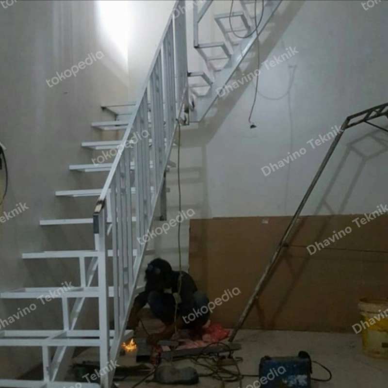 Promo Tangga Rebah Besi Trap Dan Railling Lapis Kayu Diskon 23% di ...