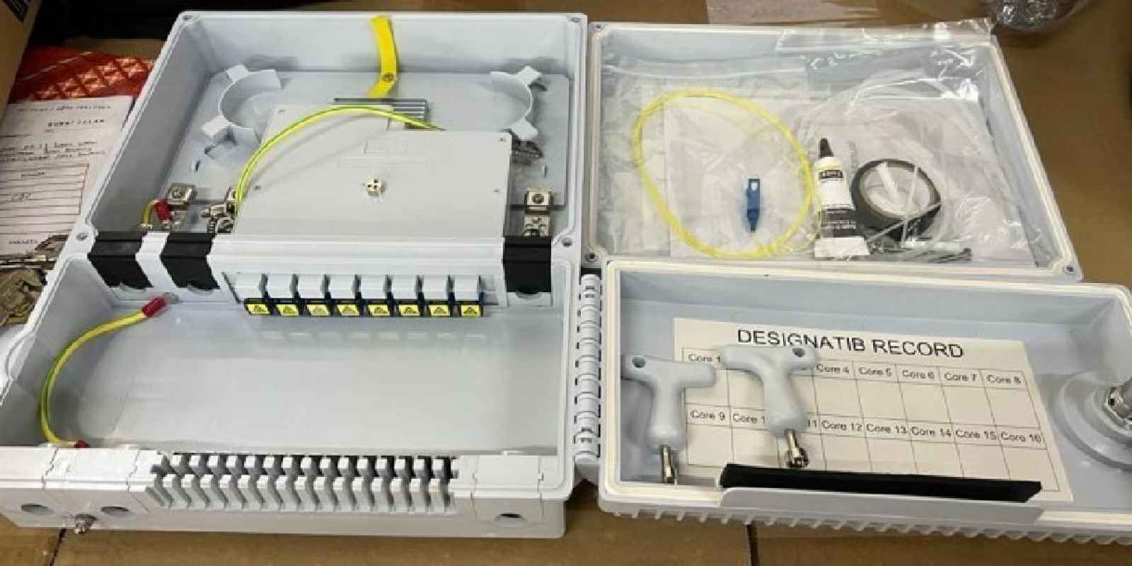 Jual Odp Solid 8 Core Iot Telkom Kosongan Lengkap Splitter Spliter ...