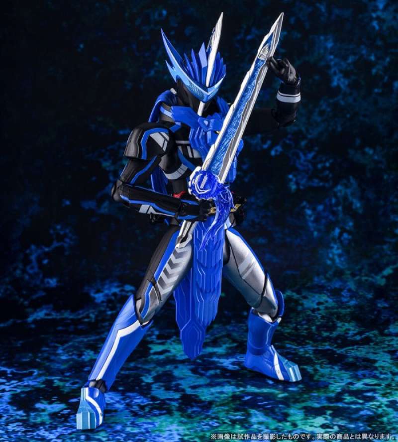 Jual [bandai] Shf Kamen Rider Blades Lion Senki - Blade Figuarts Saber ...
