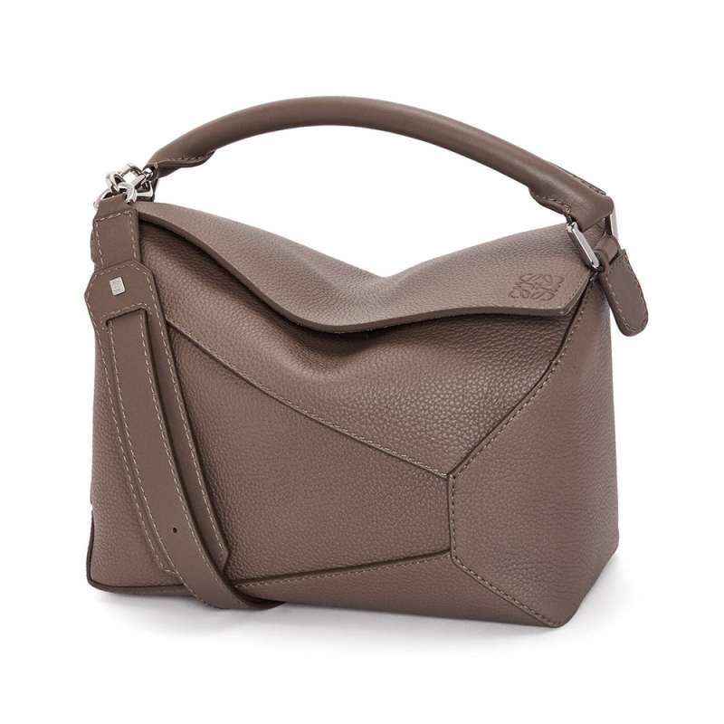 Jual Loewe Puzzle Edge Bag Medium Grained Calfskin Tundra Di Seller ...