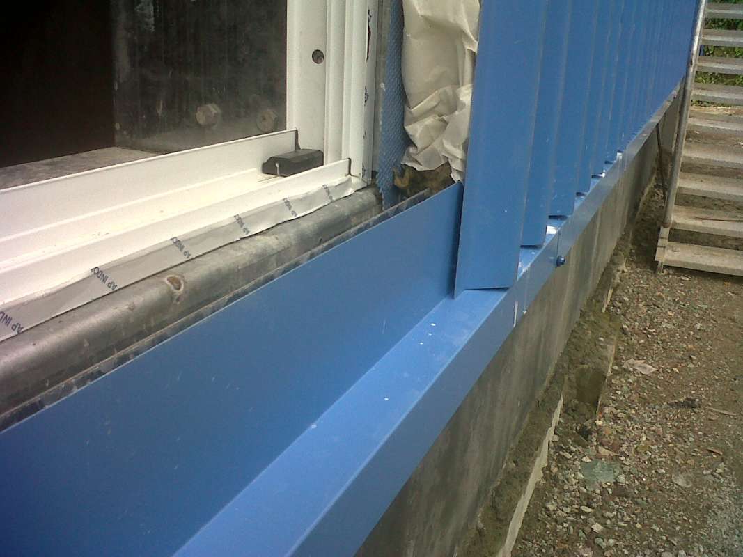 Jual Flashing Wall Drip Zincalume Color / Non Color Type 300 - Tebal 0 ...