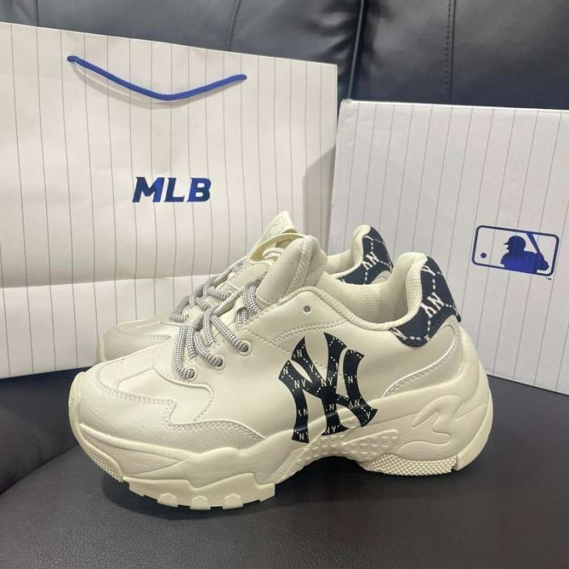 Jual Sepatu Mlb Ny Yankees Bigball Chunky Monogram Hell Bnib Di Seller ...