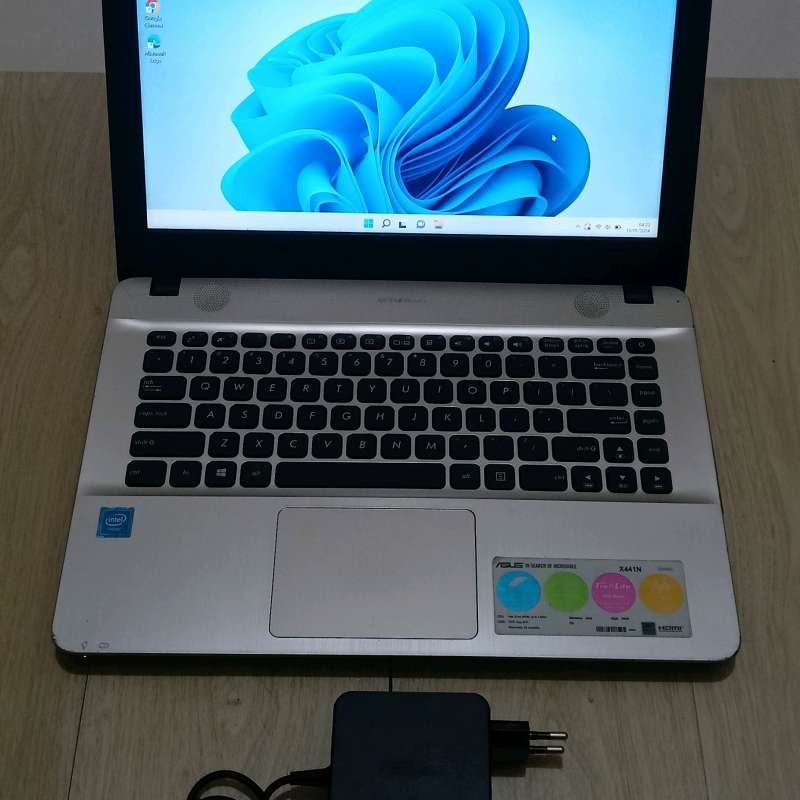 Jual Asus vivobook X441N ram 4gb ssd 256gb siap pakai di Seller ...