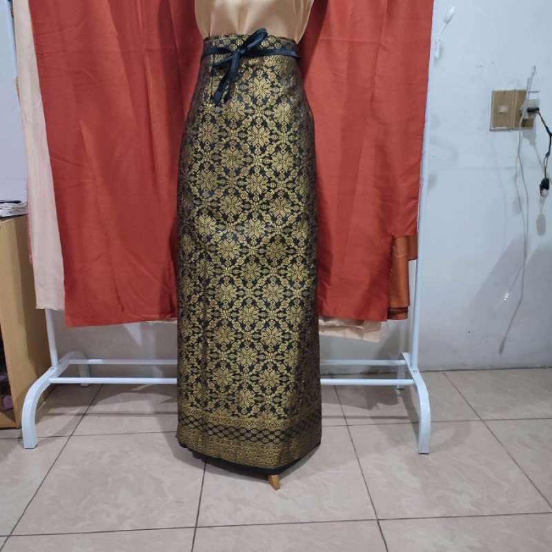 Jual Rok Lilit Songket / Rok Songket Siap Pakai / Songket Jumbo - Marun ...