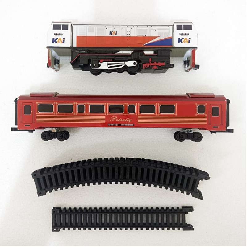 Jual Miniatur Kereta Api Indonesia Gerbong Dan Lokomotif Full Set ...