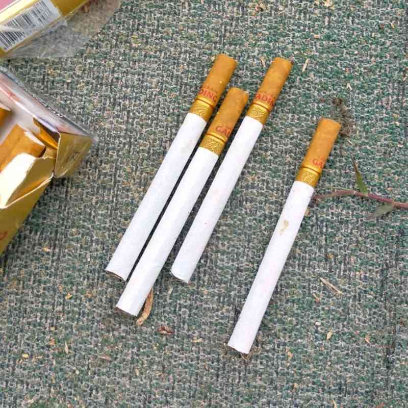 Jual rokok lukisan gading 12 batang di Seller vinostore89 olshop - vino ...