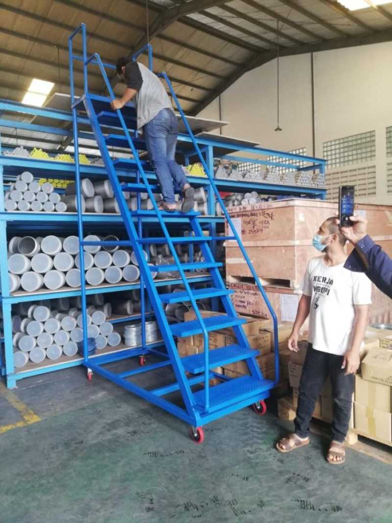 Promo Tangga Dorong Gudang Pabrik . Rolling Ladders . Mobile Stairs ...