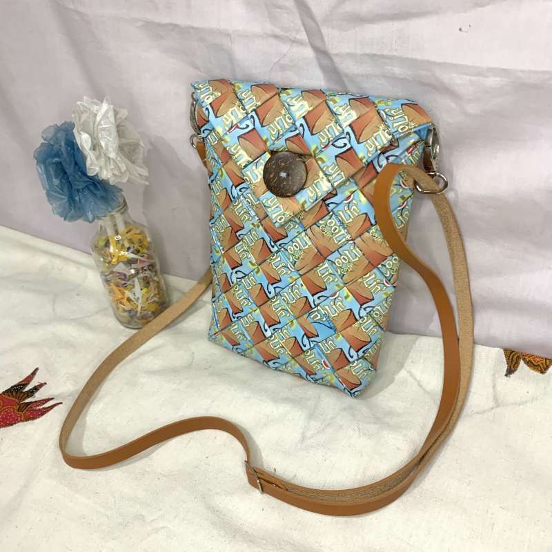 Jual Sling Bag Anyam Daur Ulang - Tas Anyam Daur Ulang di Seller Butik ...