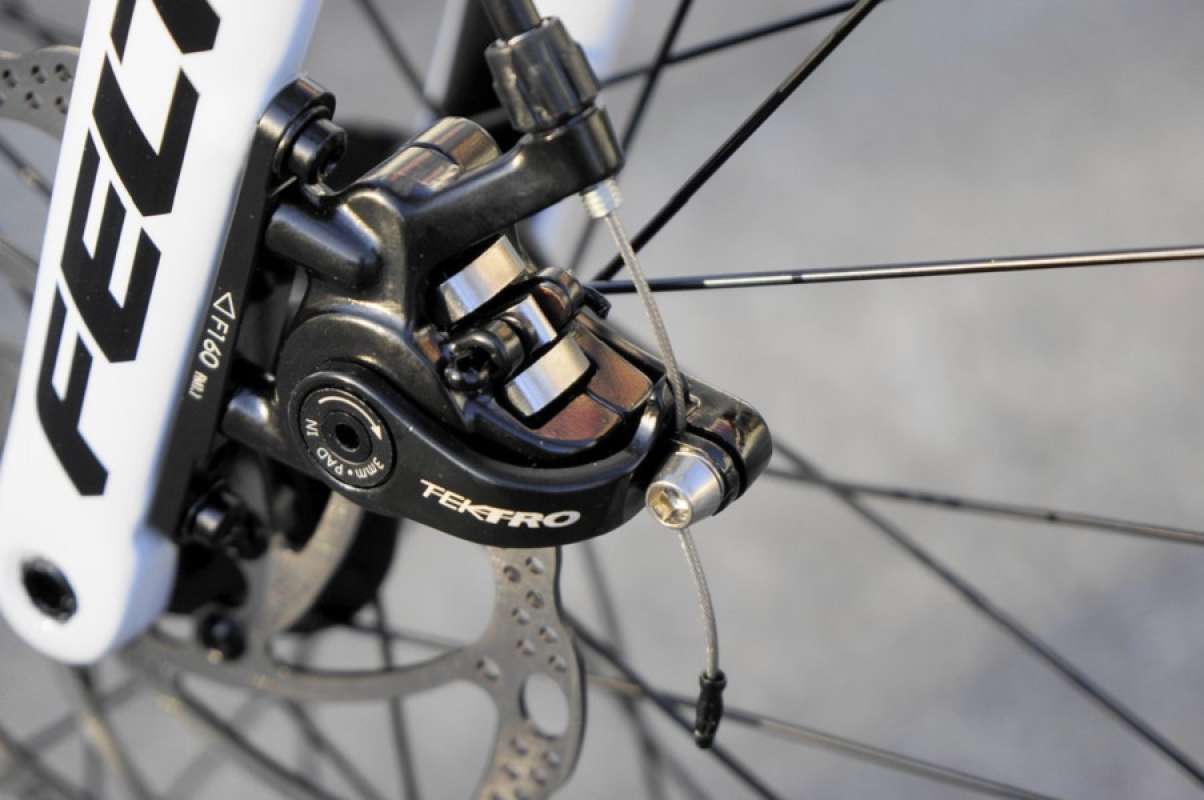 Jual TEKTRO DISC BRAKE MECHANICAL ROAD FLAT MOUNT MD-C550 DUAL PISTON PIVOT - Belakang Kaliper ...