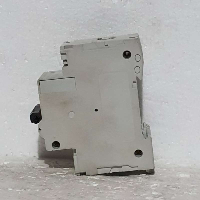 Promo MCB Multi9/Multi 9 Merlin Gerin C120N C100 100A 1P 10kA 10 kA ...