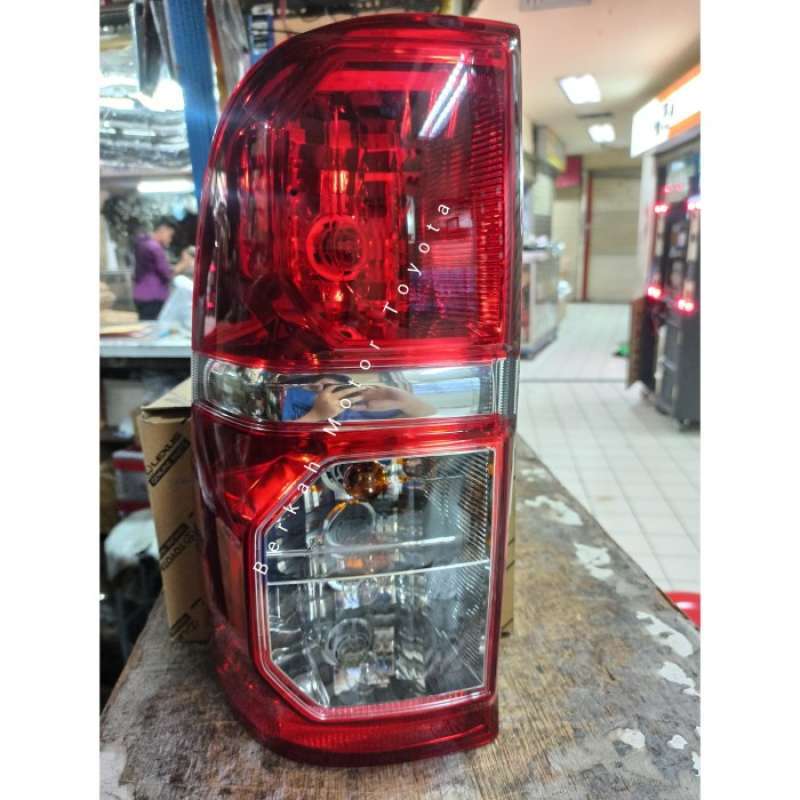 Promo Lampu Belakang Stop Lamp Hilux 2011 2012 2013 2014 2015 Original ...