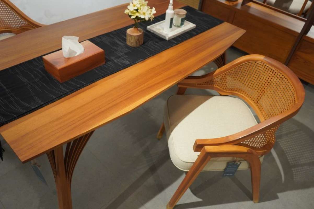 Promo Dio Living - Nusantara - Nostalgia Kursi Makan Kayu Jati Dengan ...