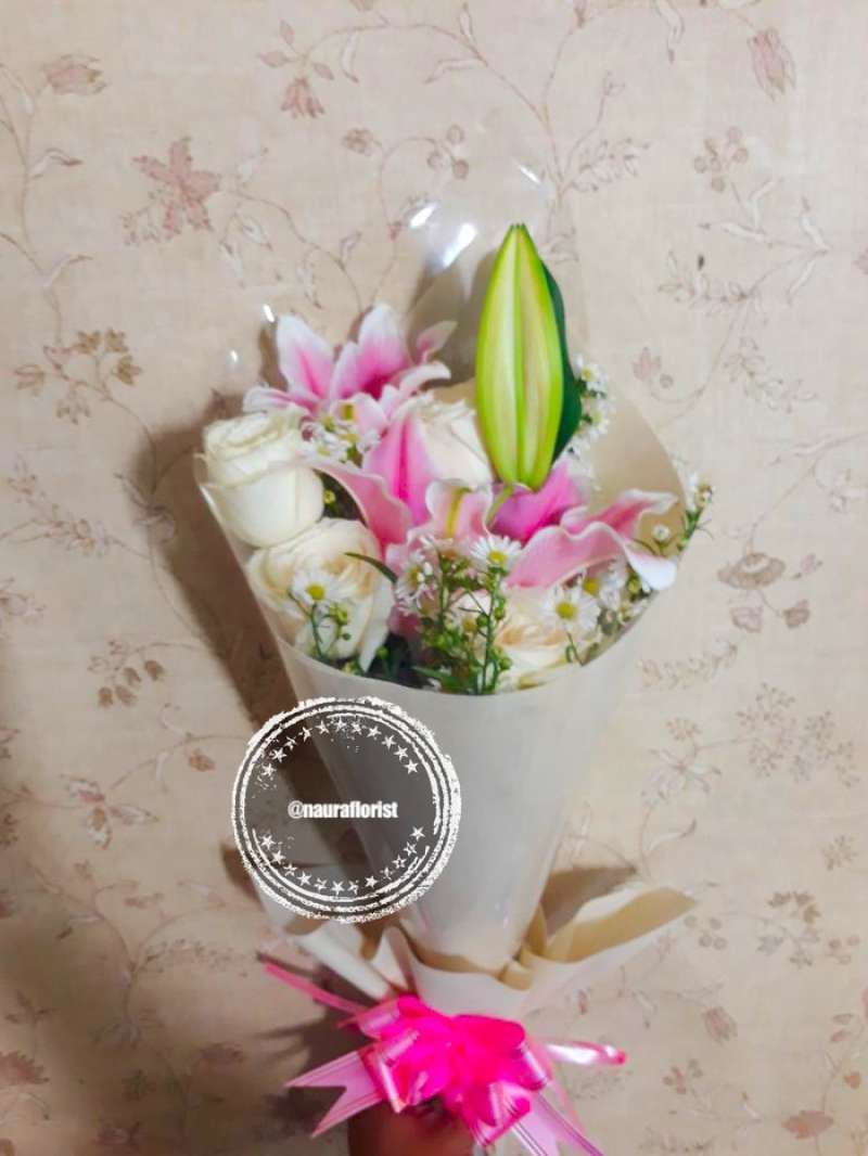 Promo Kado Bunga Wisuda/hand Bouquet/bulet Bunga Diskon 23% Di Seller ...