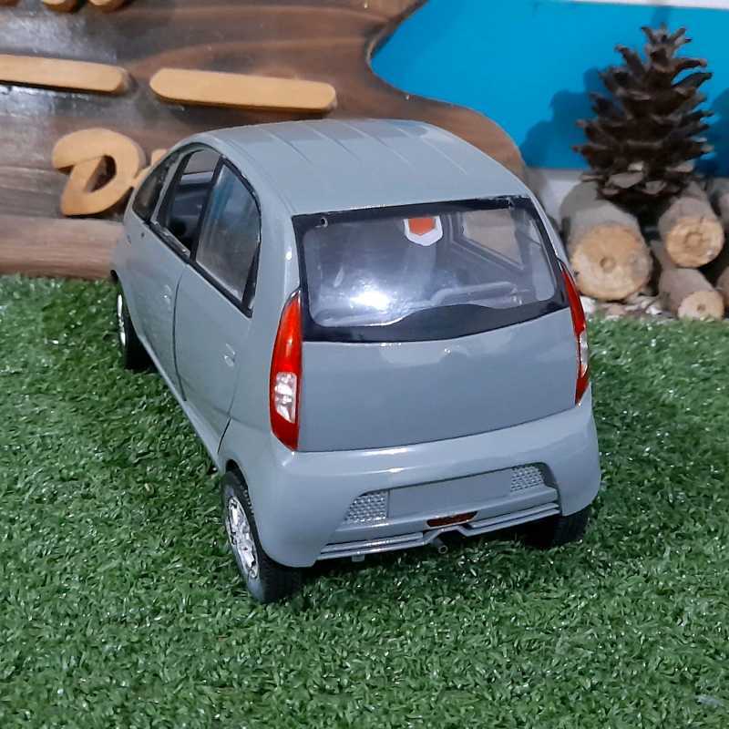 Jual Diecast Miniatur Tata Nano Junk Skala 1:18 Di Seller Vio_car ...