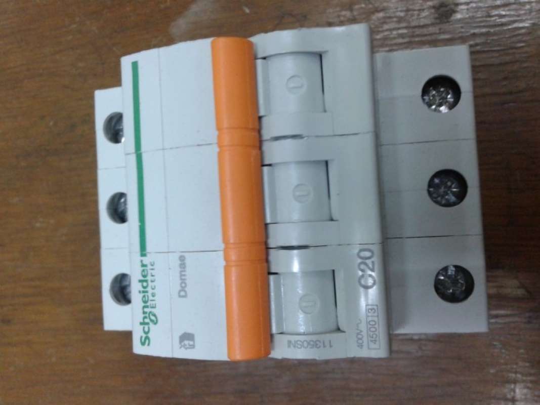 Promo schneider MCB DOMAE 3phase 20A/mcb domae 4,5ka schneider Diskon 23% di Seller Hubner Store ...