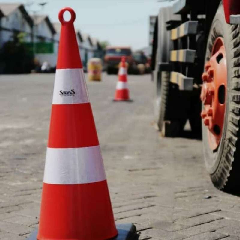 Jual Traffic Cone Kerucut Lalu Lintas With Hole SAGAS di Seller Himaga ...