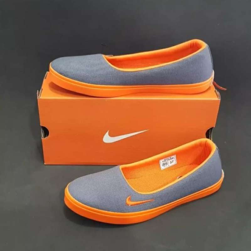 Sepatu Nike Cewek Lucu