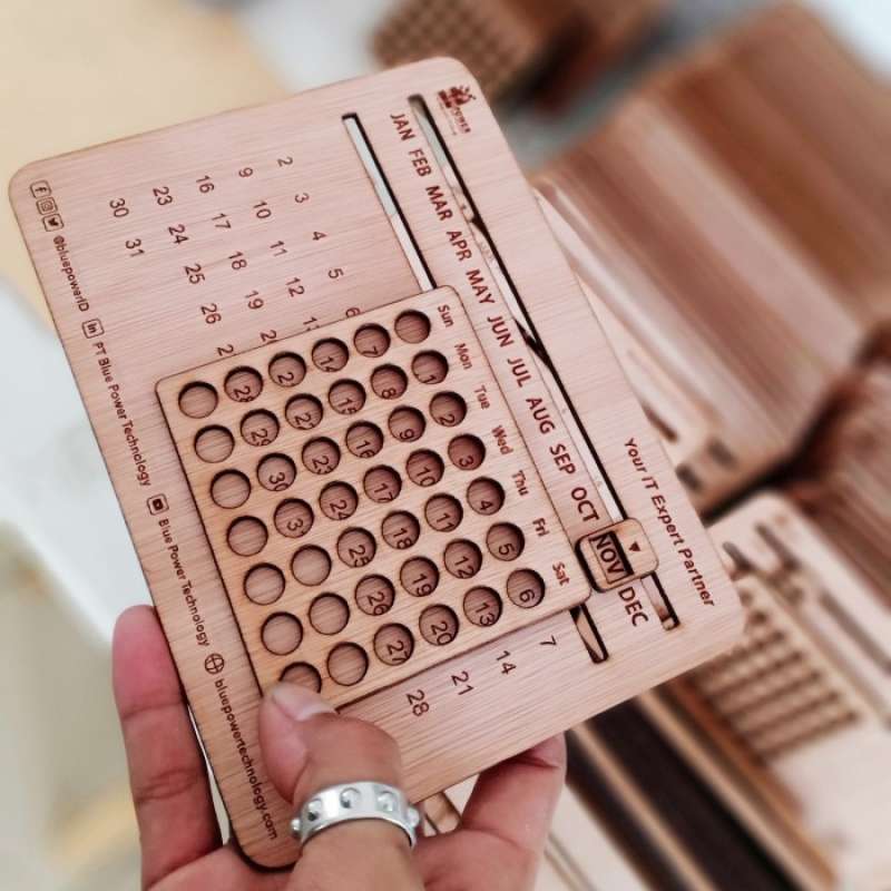 Jual Kalender Kayu Seumur Hidup Unik Hadiah Custom Tulisan Di Seller ...