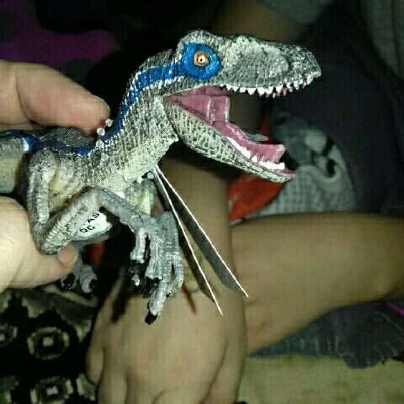 Promo Action Figure Jurassic World Velociraptor Dinosaurus Blue Diskon ...