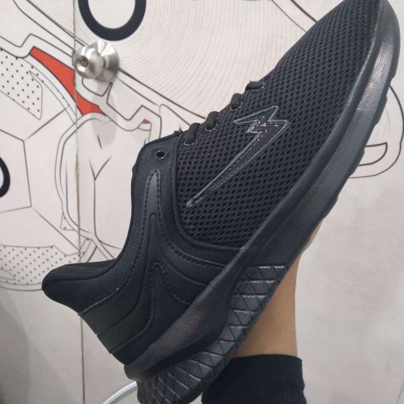 Jual Eagle Sepatu Running Bellagio All Black Di Seller Sudirmansport ...