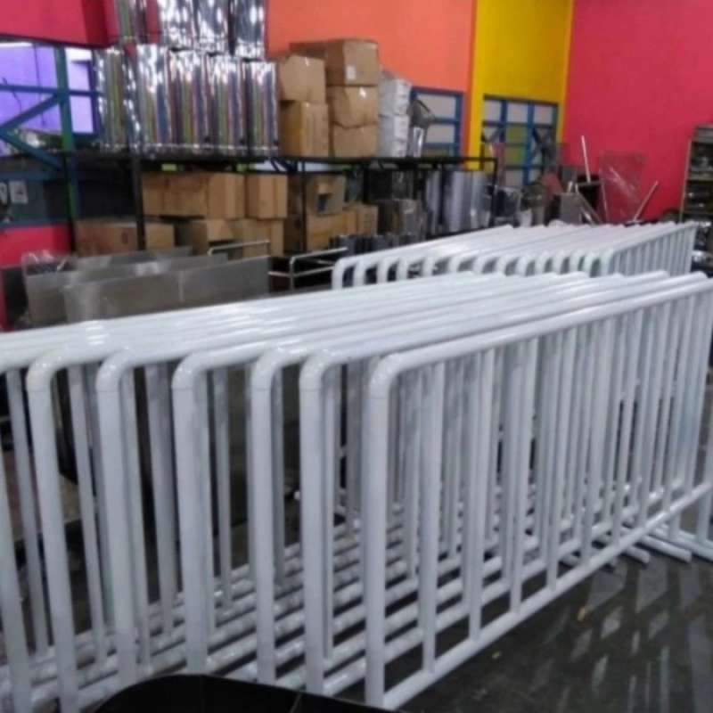 Jual Pagar Pembatas Parkiran / Road Barier /barikade -pakai Roda ...