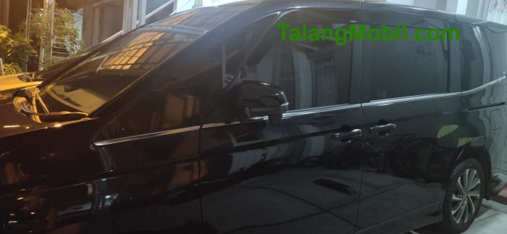 Promo Talang Air Mobil Voxy Model Slim Rata Datar Flat Perekat 3m Promo ...