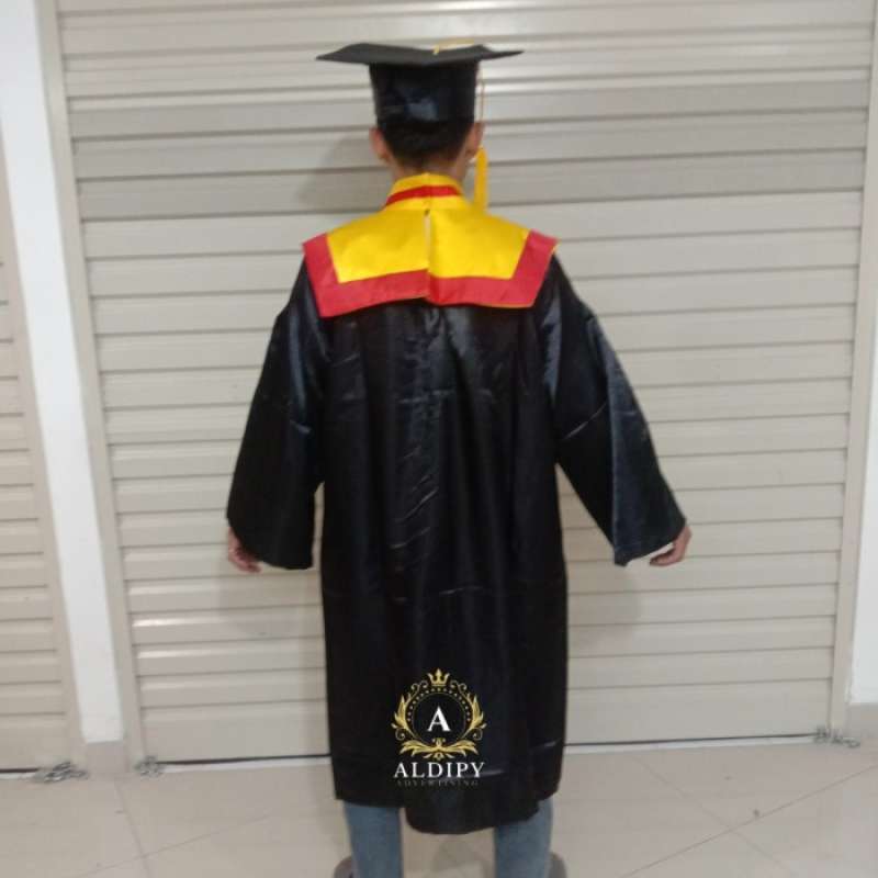 Promo Toga Wisuda Mahasiswa Paket Lengkap Warna Samir Kuning Lis Merah ...