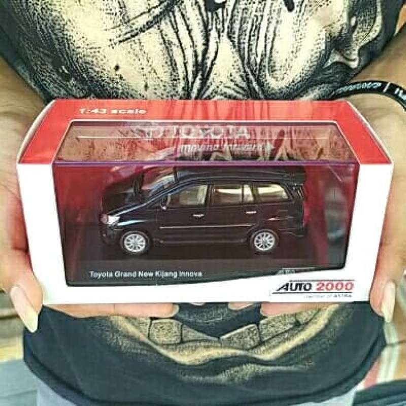 Promo Miniatur Mobil Toyota Innova Diecast Mobil Mobilan Anak Murah ...