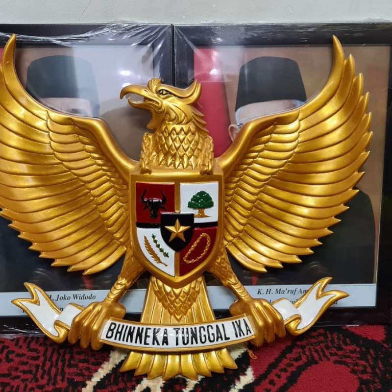Promo paket foto presiden wakil dan patung garuda fiber - Hitam Diskon ...