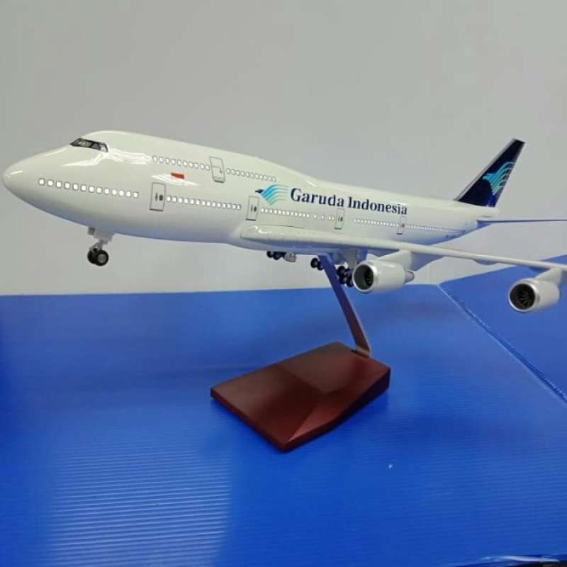 Promo Pesawat Diecast Garuda Indonesia (Besar) Diskon 33% di Seller ...
