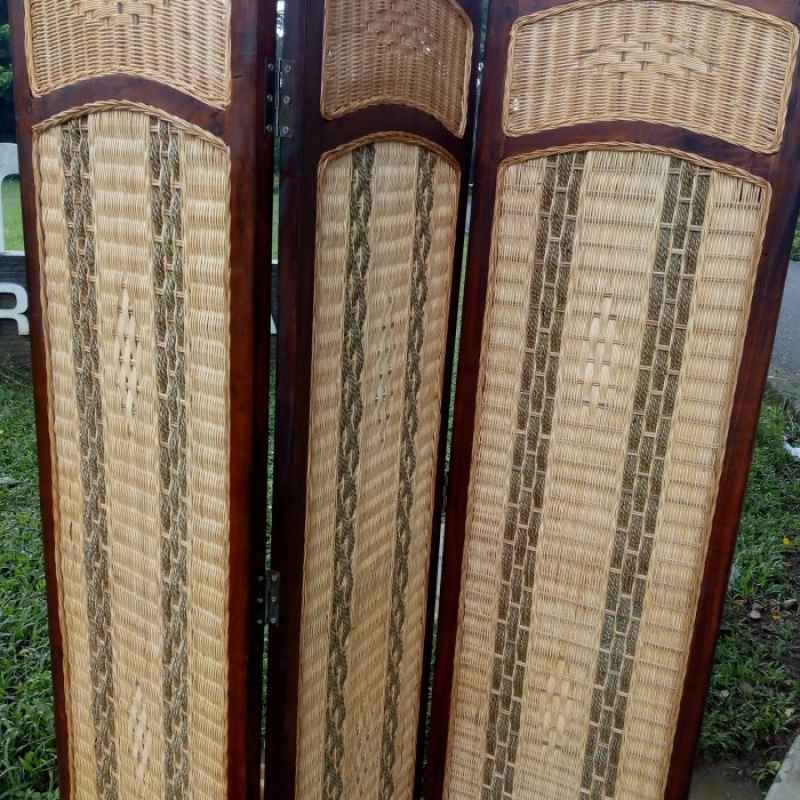Jual Penyekat Ruangan Frame Kayu Mahoni Anyaman Rotan Di Seller Kuniy ...