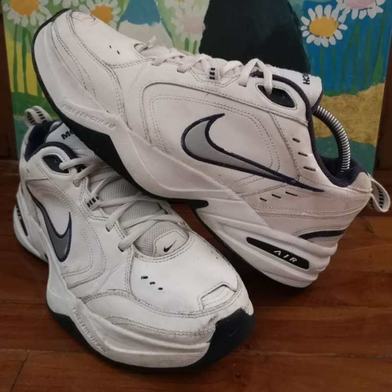 Jual Sepatu Tenis Volly Nike Air Monarch Wb 42.5 Di Seller Laris Plaza ...
